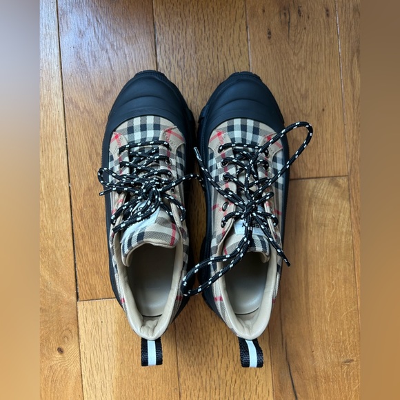 Burberry | Shoes | Womens Burberry Arthur Sneakers Size 37 | Poshmark